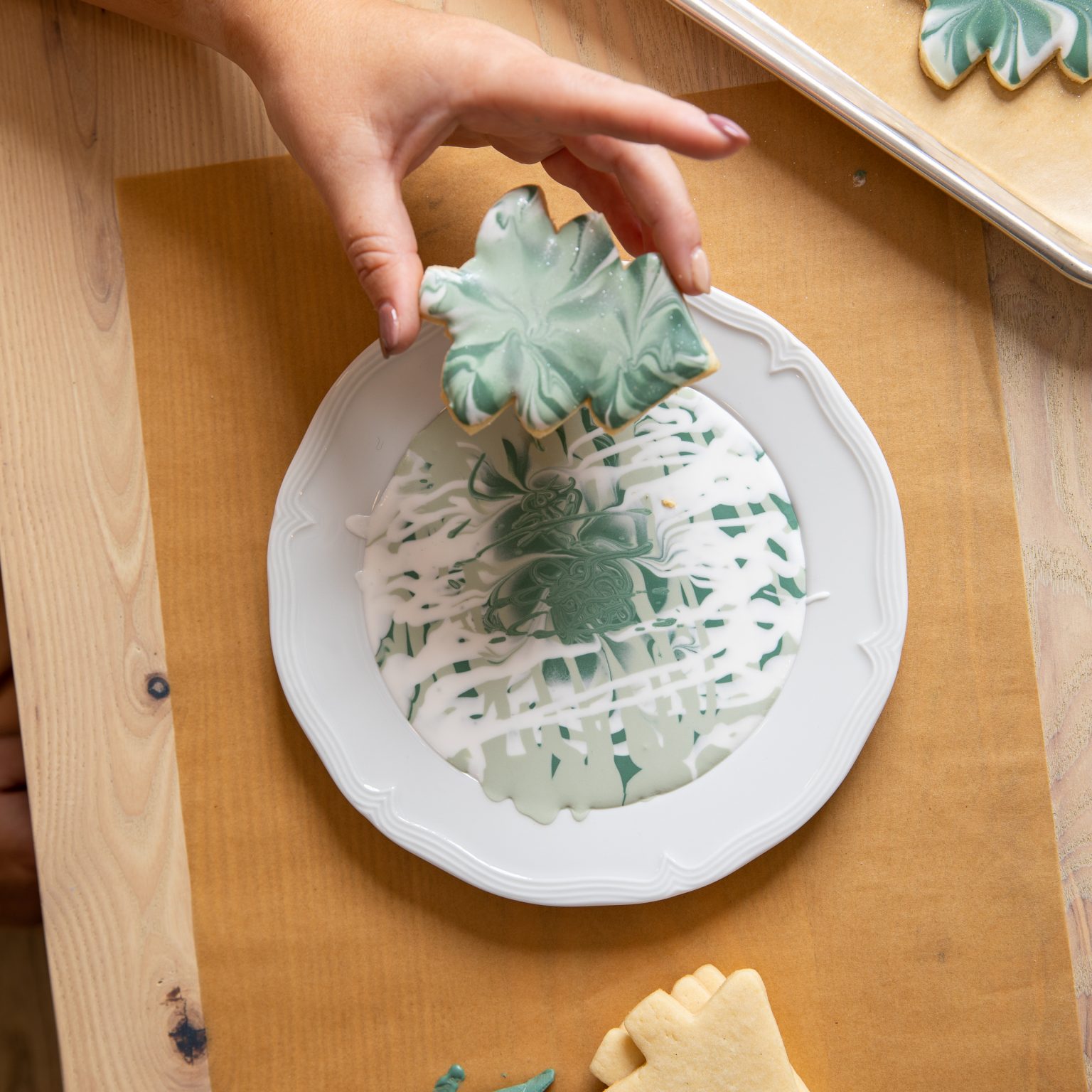 Decorating Cookies with The Sugary Cookie - Edible Nashville